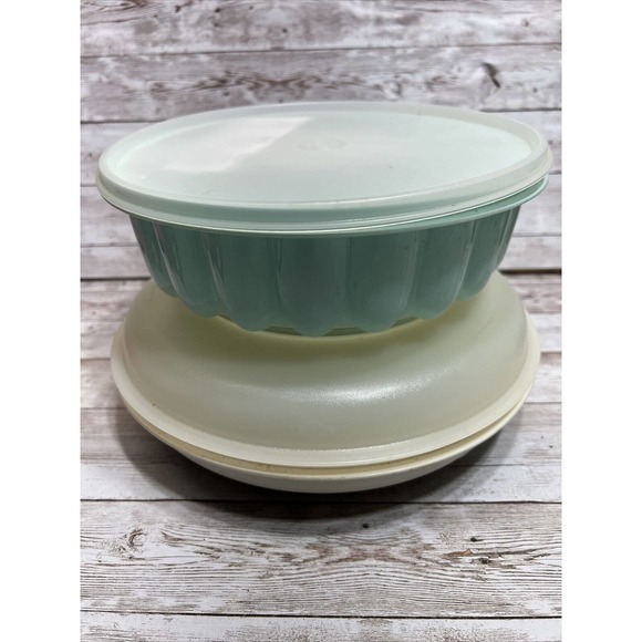 Tupperware | Kitchen | Tupperware Vintage Jello Jelring And Veggie Tray ...